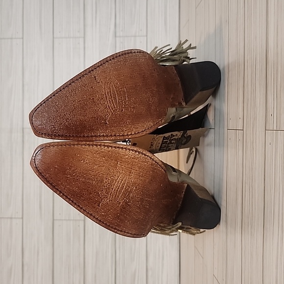 Junk Gypsy | Shoes | Junk Gypsy Spirit Animal Shortie | Poshmark